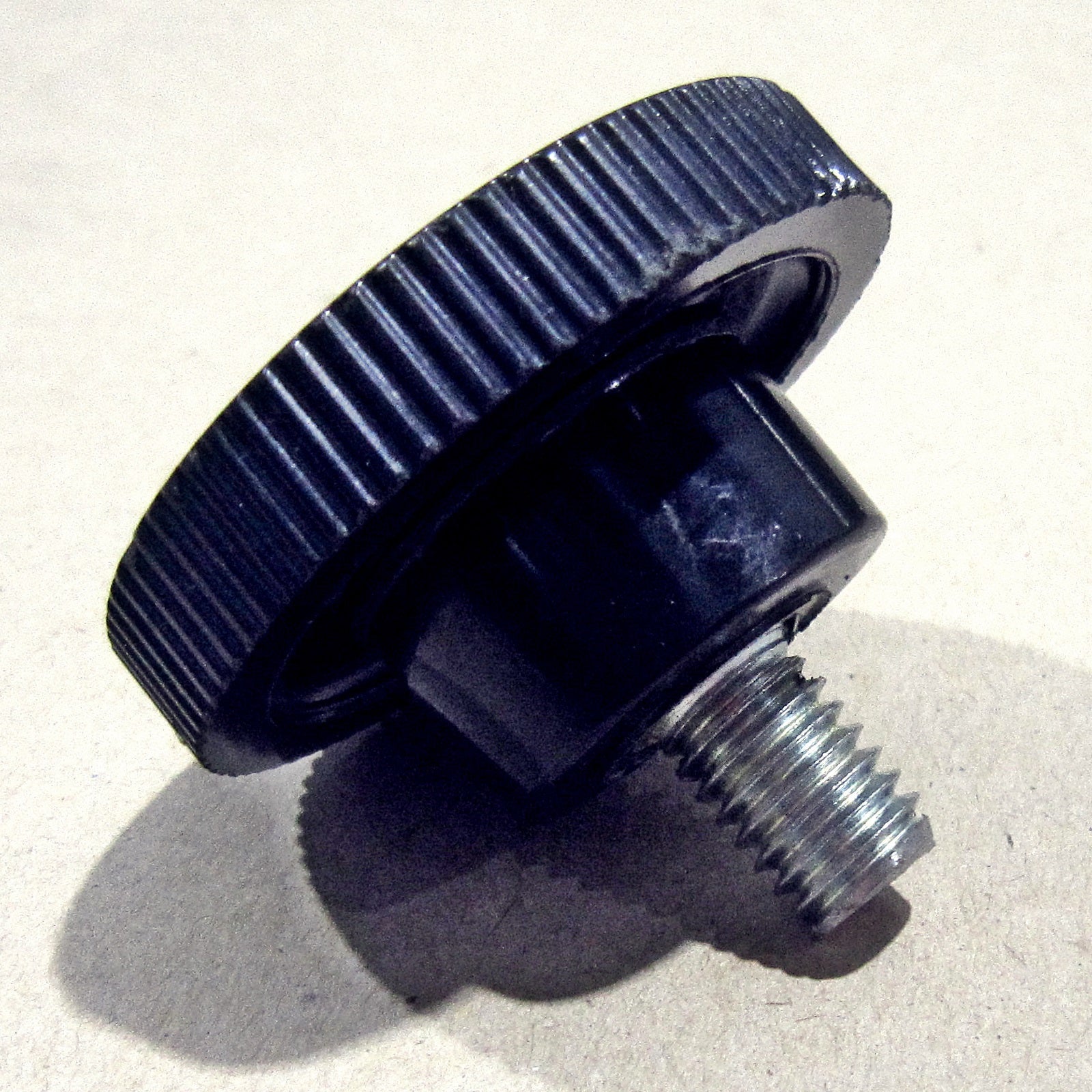 LOCKING KNOB – Allied Hardware